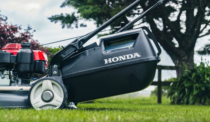 Honda HRU196M2 Commercial Lawn Mower | Honda Outdoors